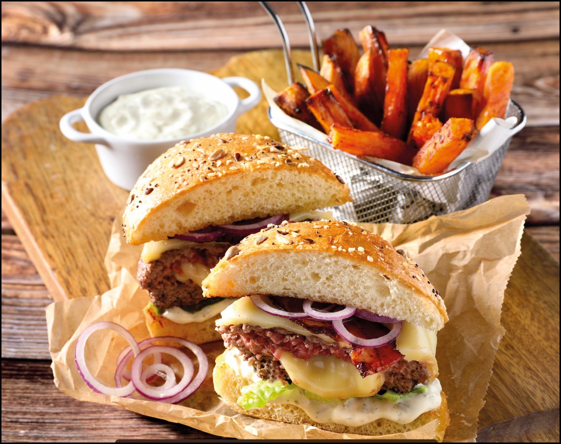 Hamburger et frites de patates douces au four - Novoviande